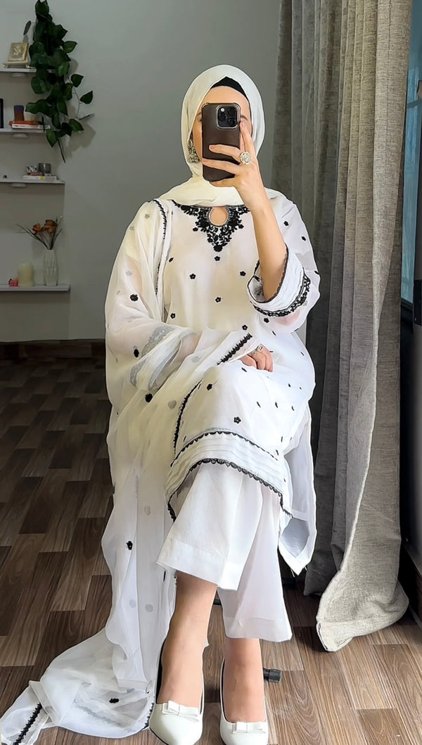 Luxury Pret – Pezwaan